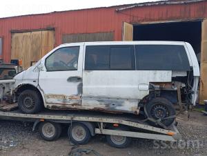 White Mercedes-Benz Vito 2000 in Liepaja, with an engine capacity of 2.20 L and mileage of 300 thousand km for 2498 €, photo 7 on AUTOMOTO.COM.LV