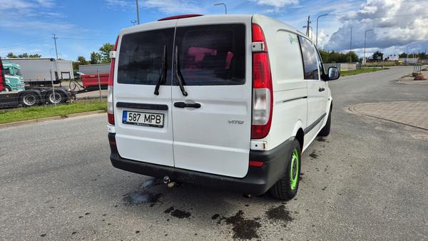 Balts Mercedes-Benz Vito 2005 Tallina, ar dzinēja tilpumu 2.10 L un nobraukumu 332 tūkst. km par 2350 €, foto 3 vietnē AUTOMOTO.COM.LV