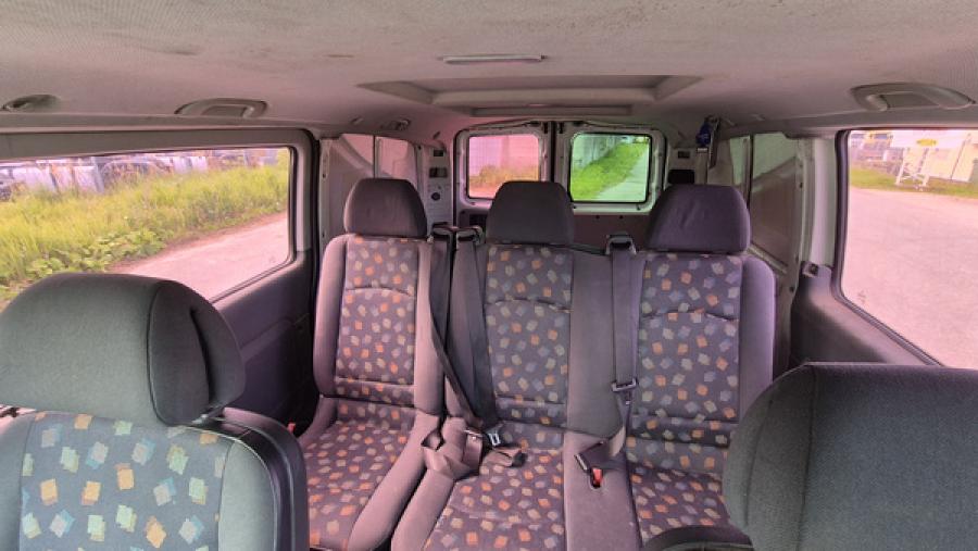 White Mercedes-Benz Vito 2005 in Tallinn, with an engine capacity of 2.10 L and mileage of 332 thousand km for 2350 €, photo 11 on AUTOMOTO.COM.LV