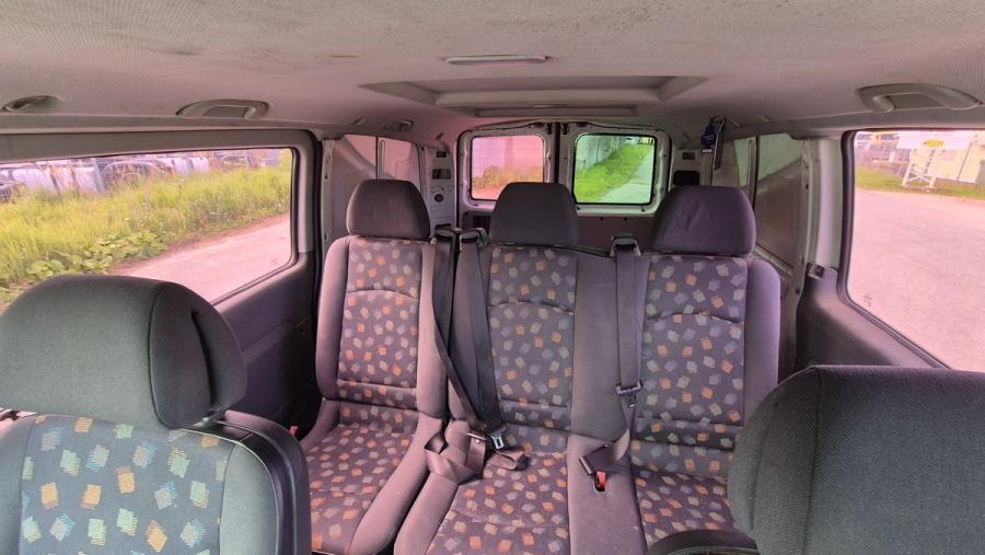 White Mercedes-Benz Vito 2005 in Tallinn, with an engine capacity of 2.10 L and mileage of 332 thousand km for 2350 €, photo 21 on AUTOMOTO.COM.LV