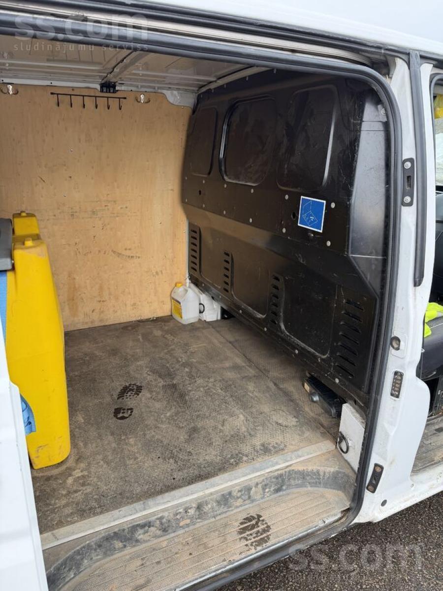 White Mercedes-Benz Vito 2012 in Rezekne, with an engine capacity of 2.20 L and mileage of 461 thousand km for 5200 €, photo 12 on AUTOMOTO.COM.LV