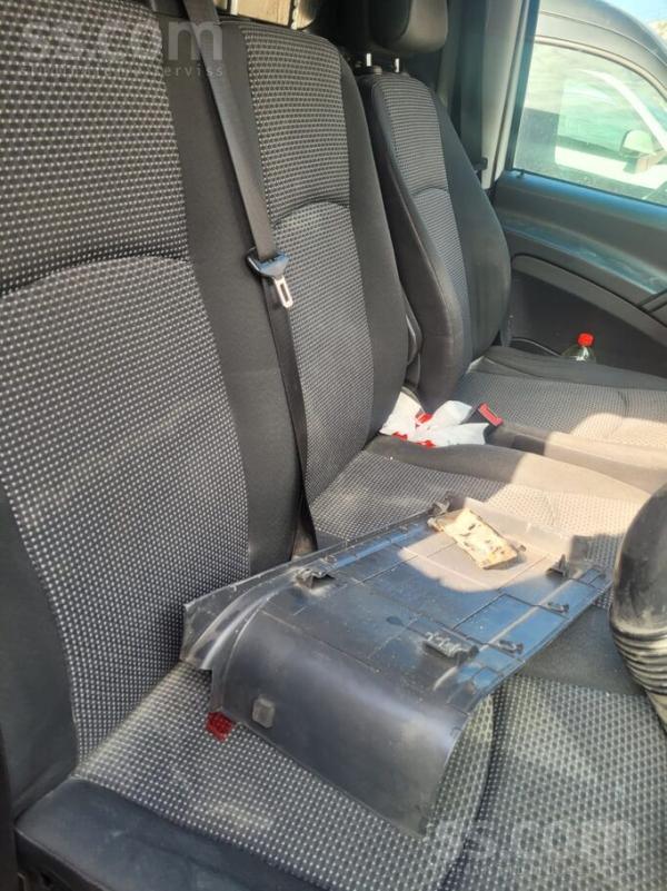 Balts Mercedes-Benz Vito 2013 Rīga, ar dzinēja tilpumu 2.20 L un nobraukumu 296 tūkst. km par 2000 €, foto 7 vietnē AUTOMOTO.COM.LV