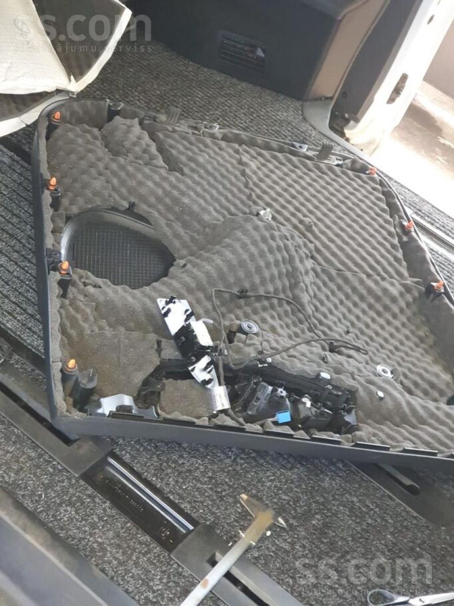 White Mercedes-Benz Vito 2015 in Liepaja, with an engine capacity of 2.20 L and mileage of 275 thousand km for 17950 €, photo 20 on AUTOMOTO.COM.LV