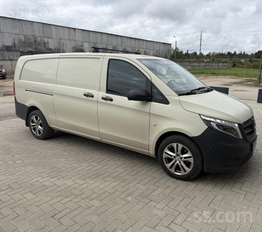 White Mercedes-Benz Vito 2017 in Rezekne, with an engine capacity of 2.20 L and mileage of 368 thousand km for 12100 €, photo 4 on AUTOMOTO.COM.LV