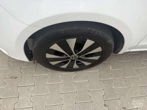 White Mercedes-Benz Vito 2020 in Vilnius, with an engine capacity of 2.00 L and mileage of 323 thousand km for 15950 €, photo 15 on AUTOMOTO.COM.LV