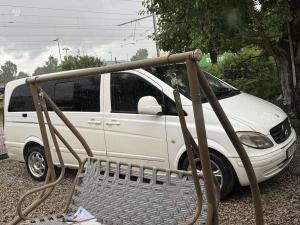 White Mercedes-Benz Vito 2005 in Jonava, with an engine capacity of 2.20 L and mileage of 322 thousand km for 2150 €, photo 8 on AUTOMOTO.COM.LV