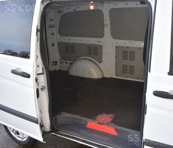 Balts Mercedes-Benz Vito 2012 Talsi, ar dzinēja tilpumu 2.20 L un nobraukumu 200 tūkst. km par 7000 €, foto 8 vietnē AUTOMOTO.COM.LV