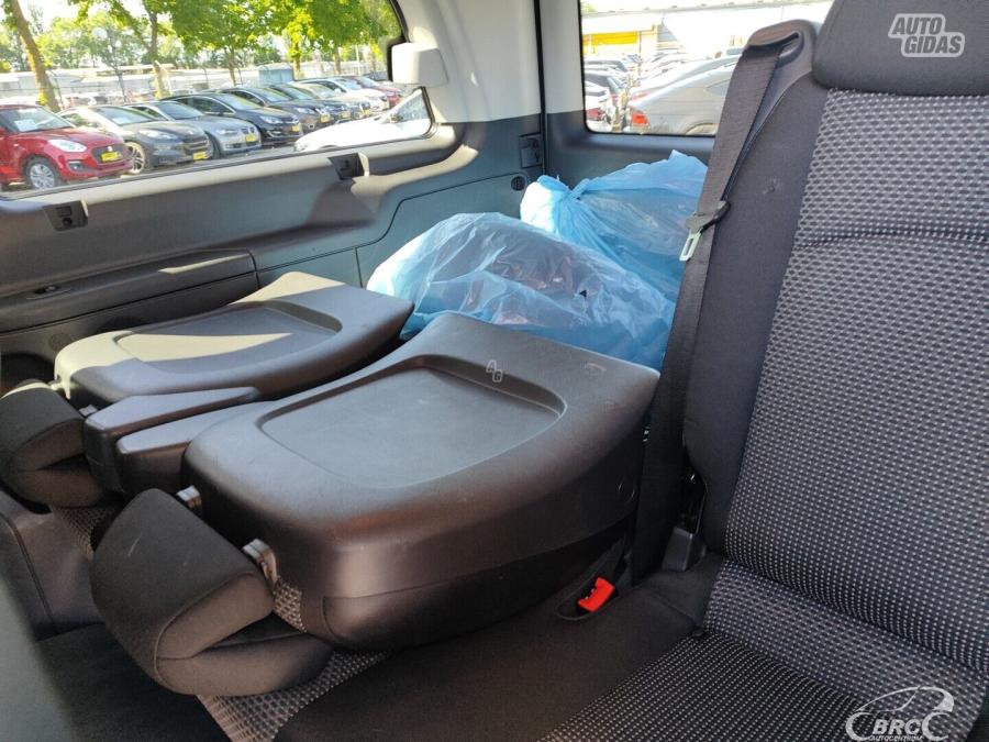 White Mercedes-Benz Vito 2014 in Avizieniai, with an engine capacity of 3.00 L and mileage of 266 thousand km for 12000 €, photo 14 on AUTOMOTO.COM.LV