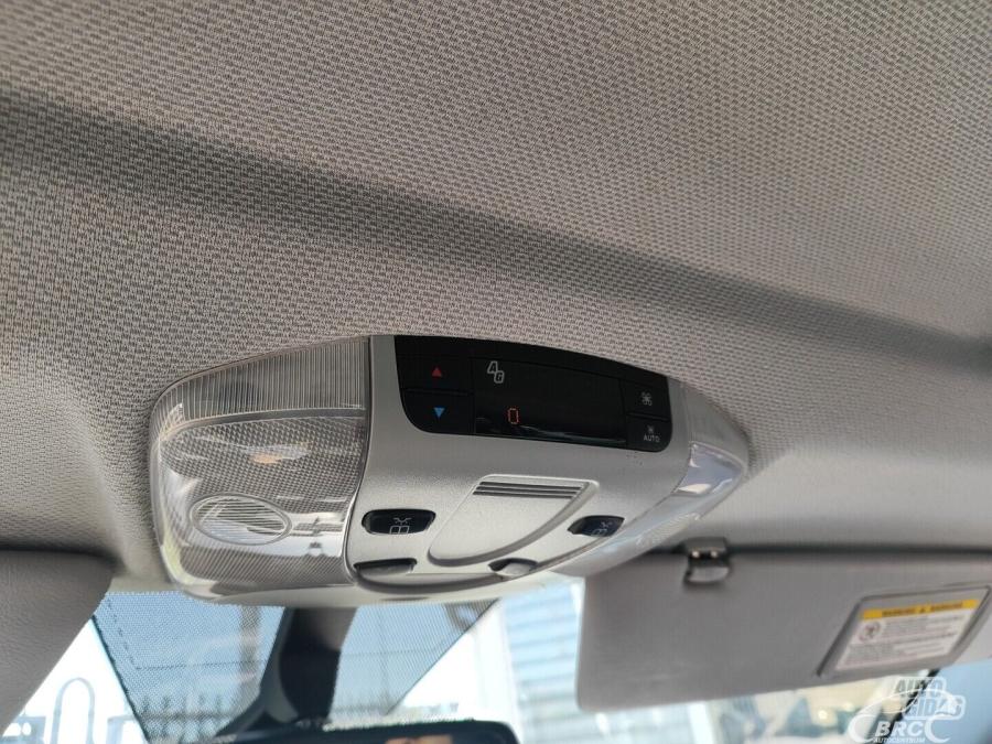 White Mercedes-Benz Vito 2014 in Avizieniai, with an engine capacity of 3.00 L and mileage of 266 thousand km for 12000 €, photo 26 on AUTOMOTO.COM.LV