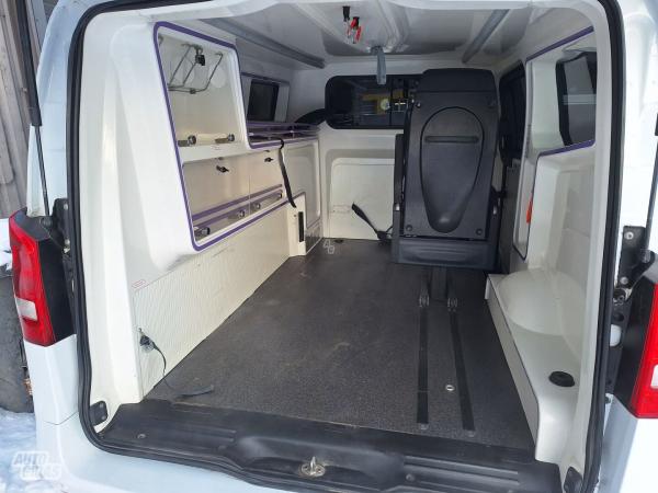 White Mercedes-Benz Vito 2015 in Taurage, with an engine capacity of 2.10 L and mileage of 265 thousand km for 10300 €, photo 9 on AUTOMOTO.COM.LV