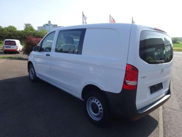 White Mercedes-Benz Vito 2021 in Kaunas, with an engine capacity of 1.70 L and mileage of 43 thousand km for 25876 €, photo 5 on AUTOMOTO.COM.LV