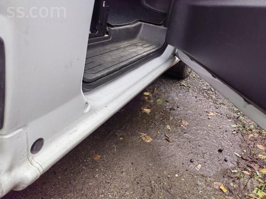 White Mercedes-Benz Vito 2011 in Riga, with an engine capacity of 2.20 L and mileage of 217 thousand km for 5250 €, photo 17 on AUTOMOTO.COM.LV