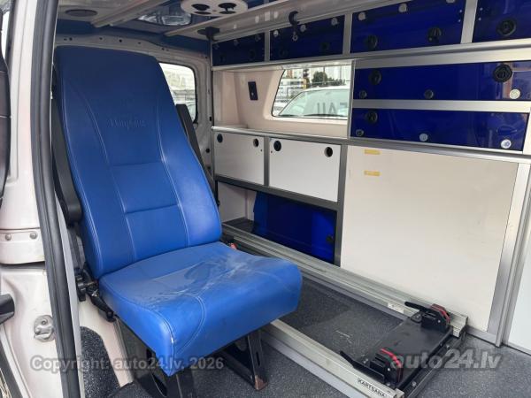 Balts Mercedes-Benz Vito 2017 Tallina, ar dzinēja tilpumu 2.20 L un nobraukumu 364 tūkst. km par 11000 €, foto 6 vietnē AUTOMOTO.COM.LV