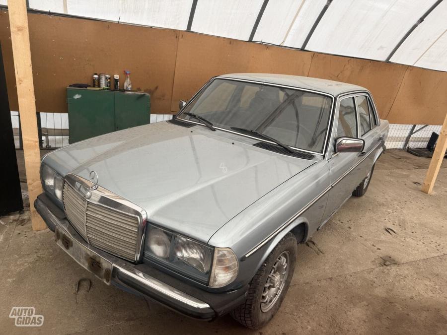 Синий Мерседес W 123 1982 в Мариямполе, объемом двигателя 2.30 л и пробегом 278 тыс. км за 3800 €, фото 1 на AUTOMOTO.COM.LV