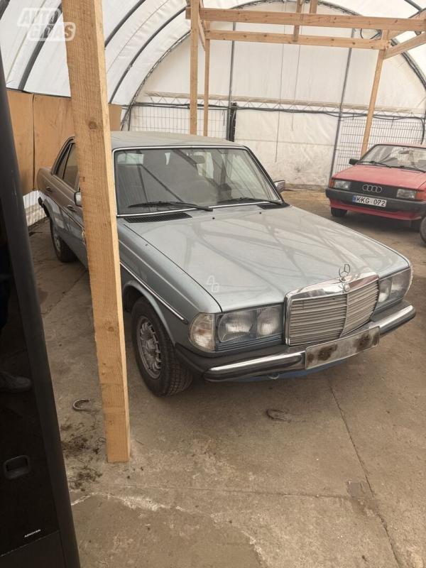 Синий Мерседес W 123 1982 в Мариямполе, объемом двигателя 2.30 л и пробегом 278 тыс. км за 3800 €, фото 2 на AUTOMOTO.COM.LV