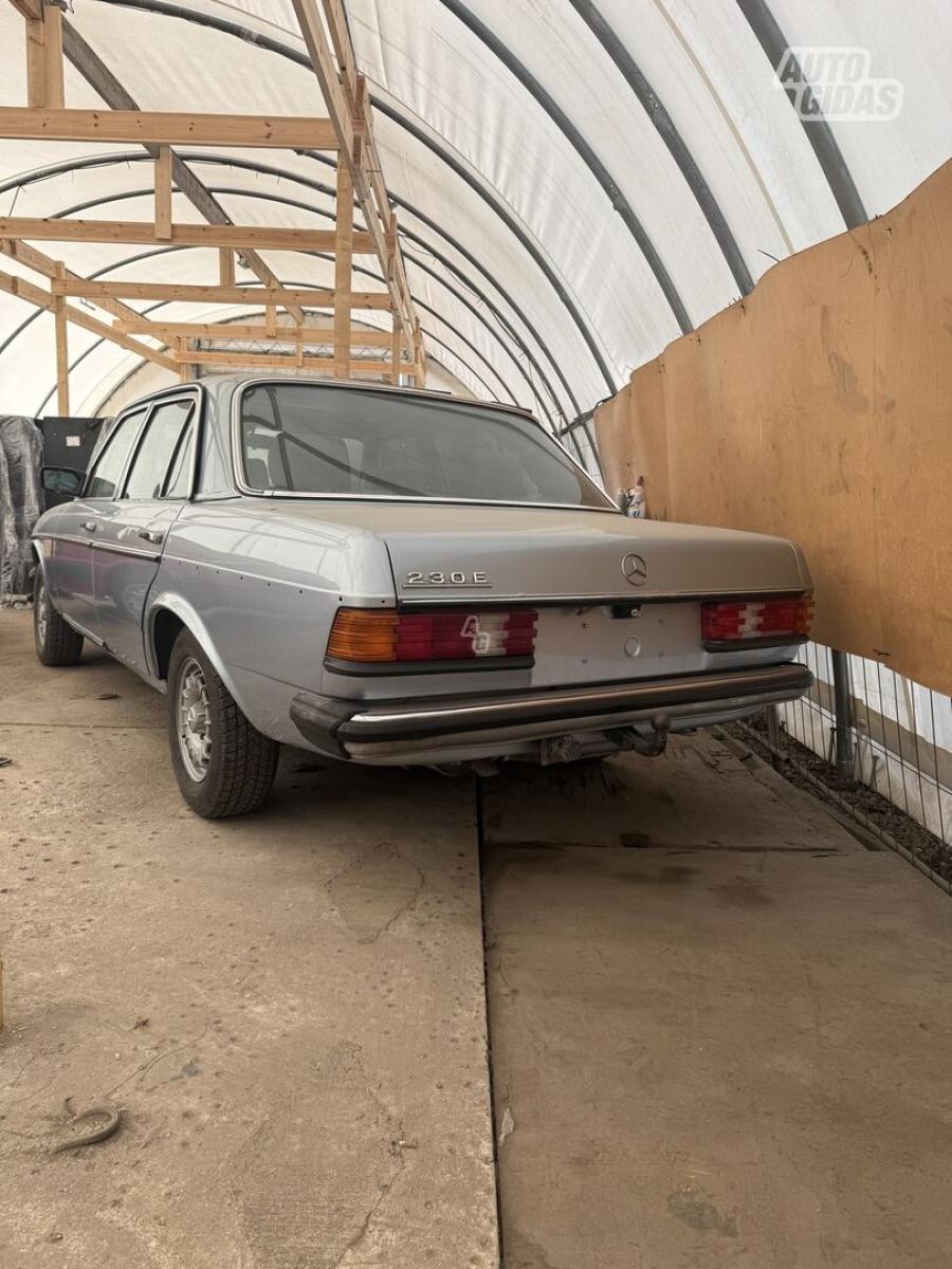Синий Мерседес W 123 1982 в Мариямполе, объемом двигателя 2.30 л и пробегом 278 тыс. км за 3800 €, фото 5 на AUTOMOTO.COM.LV