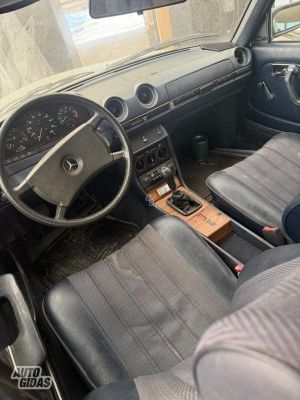 Синий Мерседес W 123 1982 в Мариямполе, объемом двигателя 2.30 л и пробегом 278 тыс. км за 3800 €, фото 5 на AUTOMOTO.COM.LV