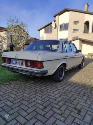 Brown Mercedes-Benz W 123 1982 in Kupiskis, with an engine capacity of 2.00 L and mileage of 251 thousand km for 2400 €, photo 4 on AUTOMOTO.COM.LV