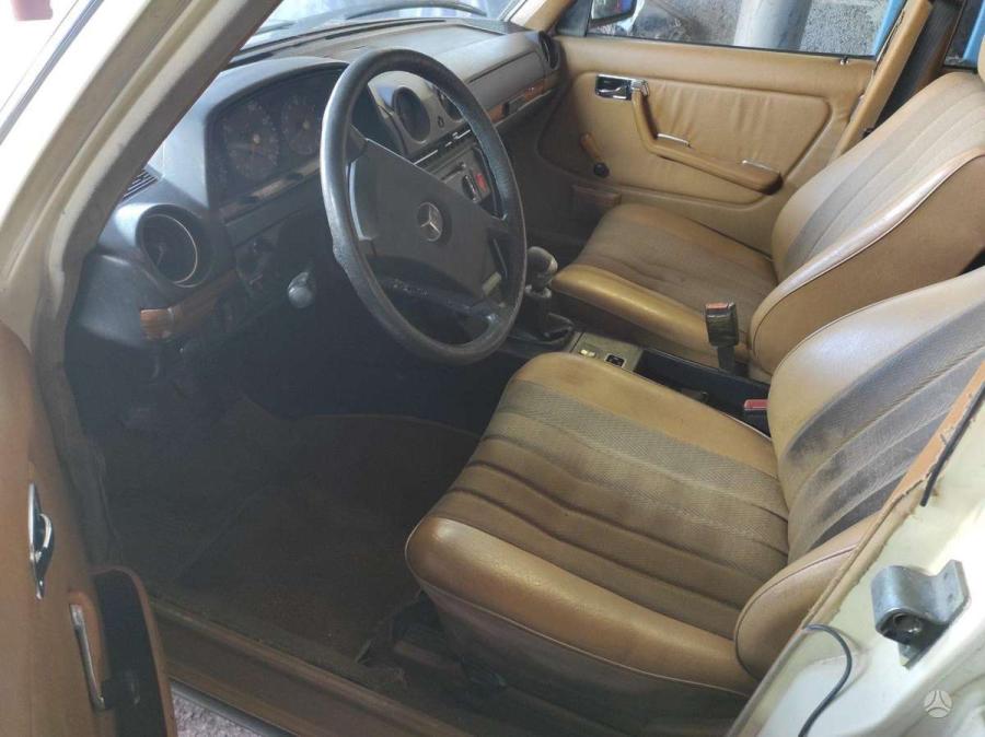 Brown Mercedes-Benz W 123 1982 in Kupiskis, with an engine capacity of 2.00 L and mileage of 251 thousand km for 2400 €, photo 6 on AUTOMOTO.COM.LV