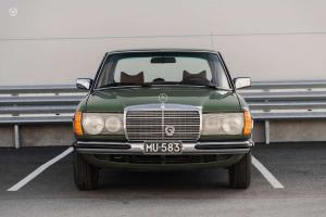 Green Mercedes-Benz W 123 1979 in Tallinn, with an engine capacity of 2.31 L and mileage of 135 thousand km for 12900 €, photo 3 on AUTOMOTO.COM.LV