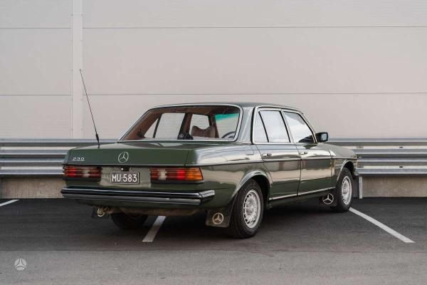 Zaļš Mercedes-Benz W 123 1979 Tallina, ar dzinēja tilpumu 2.31 L un nobraukumu 135 tūkst. km par 12900 €, foto 6 vietnē AUTOMOTO.COM.LV