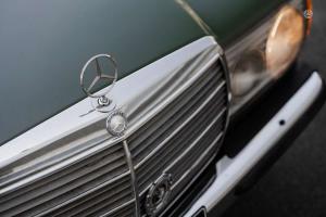 Green Mercedes-Benz W 123 1979 in Tallinn, with an engine capacity of 2.31 L and mileage of 135 thousand km for 12900 €, photo 10 on AUTOMOTO.COM.LV