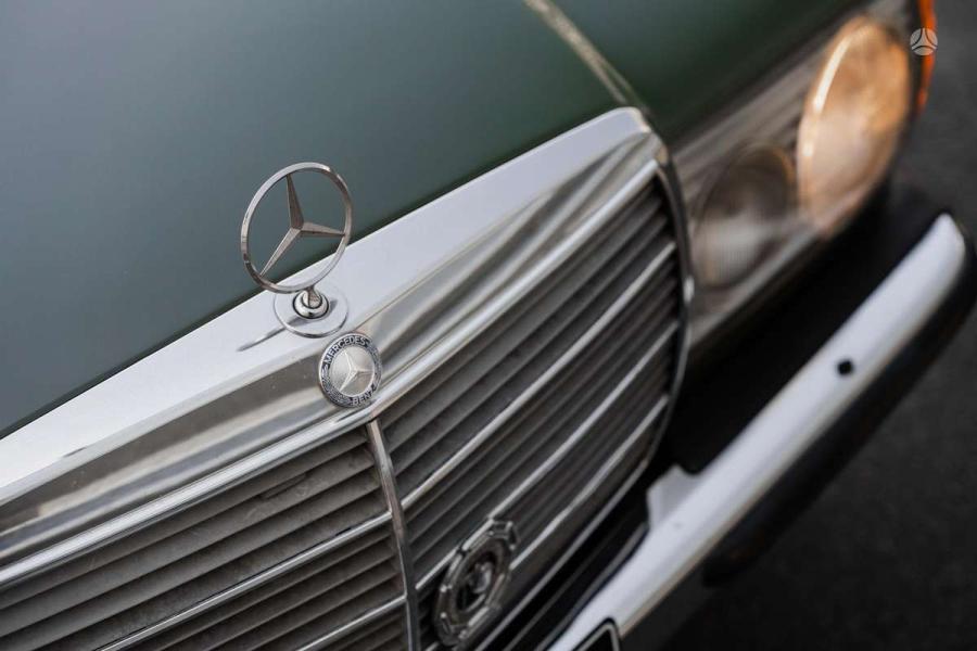 Green Mercedes-Benz W 123 1979 in Tallinn, with an engine capacity of 2.31 L and mileage of 135 thousand km for 12900 €, photo 10 on AUTOMOTO.COM.LV