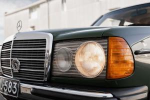 Green Mercedes-Benz W 123 1979 in Tallinn, with an engine capacity of 2.31 L and mileage of 135 thousand km for 12900 €, photo 15 on AUTOMOTO.COM.LV