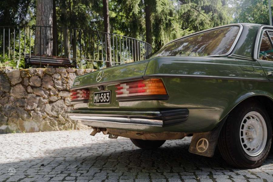 Green Mercedes-Benz W 123 1979 in Tallinn, with an engine capacity of 2.31 L and mileage of 135 thousand km for 12900 €, photo 38 on AUTOMOTO.COM.LV