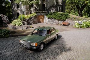 Green Mercedes-Benz W 123 1979 in Tallinn, with an engine capacity of 2.31 L and mileage of 135 thousand km for 12900 €, photo 42 on AUTOMOTO.COM.LV
