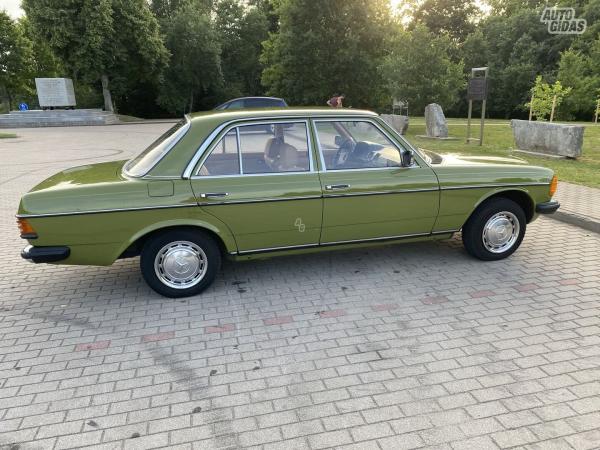 Zaļš Mercedes-Benz W 123 1981 Tauragė, ar dzinēja tilpumu 2.00 L un nobraukumu 211 tūkst. km par 6900 €, foto 2 vietnē AUTOMOTO.COM.LV