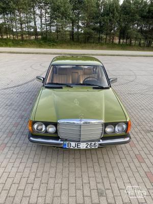 Green Mercedes-Benz W 123 1981 in Taurage, with an engine capacity of 2.00 L and mileage of 211 thousand km for 6900 €, photo 5 on AUTOMOTO.COM.LV
