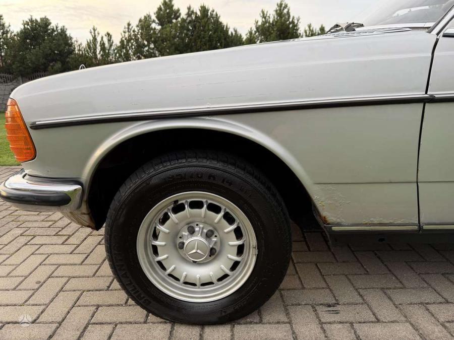 Серый Мерседес W 123 1978 в Кедайняй, объемом двигателя 2.80 л и пробегом 178 тыс. км за 5500 €, фото 19 на AUTOMOTO.COM.LV