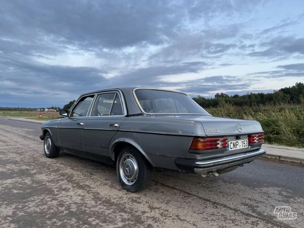 Серый Мерседес W 123 1981 в Каунас, объемом двигателя 2.00 л и пробегом 350 тыс. км за 2000 €, фото 5 на AUTOMOTO.COM.LV