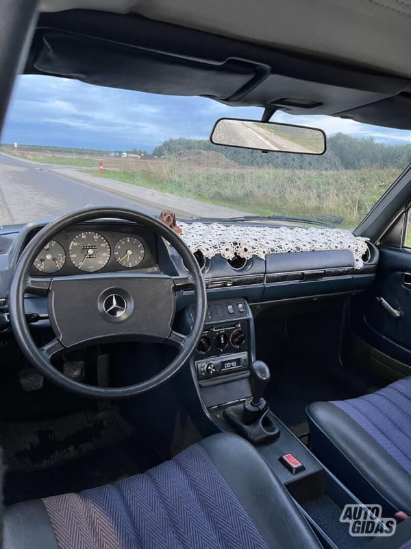 Серый Мерседес W 123 1981 в Каунас, объемом двигателя 2.00 л и пробегом 350 тыс. км за 2000 €, фото 9 на AUTOMOTO.COM.LV