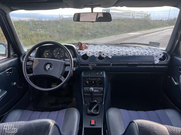 Серый Мерседес W 123 1981 в Каунас, объемом двигателя 2.00 л и пробегом 350 тыс. км за 2000 €, фото 10 на AUTOMOTO.COM.LV