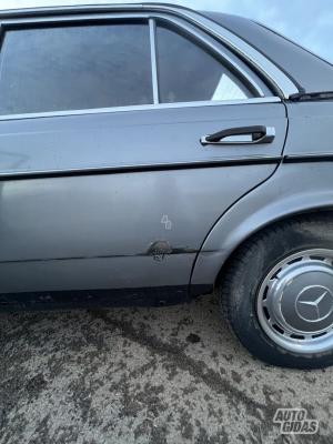 Pelēks Mercedes-Benz W 123 1981 Kauņa, ar dzinēja tilpumu 2.00 L un nobraukumu 350 tūkst. km par 2000 €, foto 13 vietnē AUTOMOTO.COM.LV