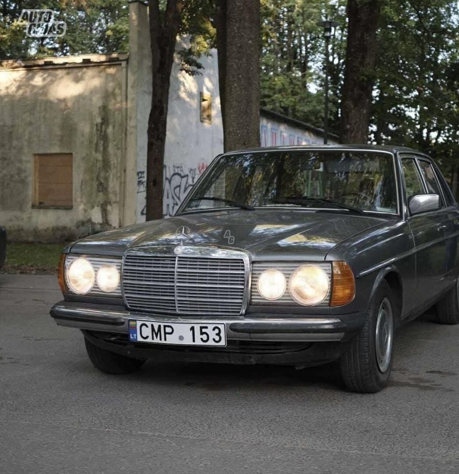 Pelēks Mercedes-Benz W 123 1981 Kauņa, ar dzinēja tilpumu 2.00 L un nobraukumu 350 tūkst. km par 2000 €, foto 16 vietnē AUTOMOTO.COM.LV