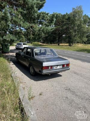 Pelēks Mercedes-Benz W 123 1981 Kauņa, ar dzinēja tilpumu 2.00 L un nobraukumu 350 tūkst. km par 2000 €, foto 18 vietnē AUTOMOTO.COM.LV