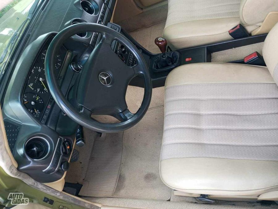 Mercedes-Benz W 123 1981 Druskininkai, ar dzinēja tilpumu 2.00 L un nobraukumu 352 tūkst. km par 8650 €, foto 20 vietnē AUTOMOTO.COM.LV