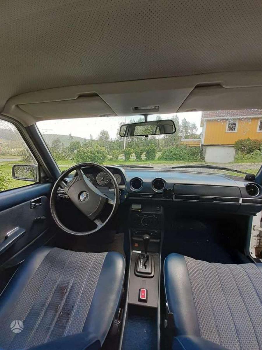 Белый Мерседес W 123 1976 в Рокишкис, объемом двигателя 2.53 л и пробегом 280 тыс. км за 2500 €, фото 6 на AUTOMOTO.COM.LV
