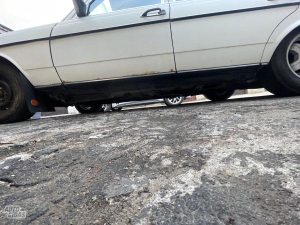 Белый Мерседес W 123 1984 в Вильнюс, объемом двигателя 3.00 л и пробегом 349 тыс. км за 1777 €, фото 9 на AUTOMOTO.COM.LV
