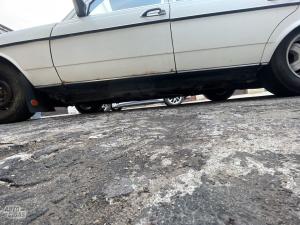 Белый Мерседес W 123 1984 в Вильнюс, объемом двигателя 3.00 л и пробегом 349 тыс. км за 1777 €, фото 10 на AUTOMOTO.COM.LV