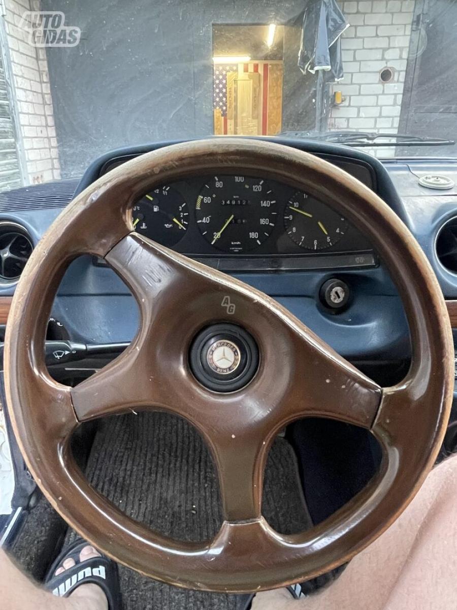 Белый Мерседес W 123 1984 в Вильнюс, объемом двигателя 3.00 л и пробегом 349 тыс. км за 1777 €, фото 16 на AUTOMOTO.COM.LV