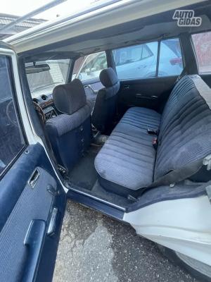 Белый Мерседес W 123 1984 в Вильнюс, объемом двигателя 3.00 л и пробегом 349 тыс. км за 1777 €, фото 21 на AUTOMOTO.COM.LV