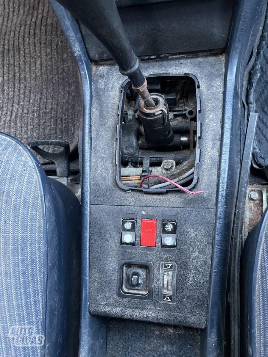 Белый Мерседес W 123 1984 в Вильнюс, объемом двигателя 3.00 л и пробегом 349 тыс. км за 1777 €, фото 31 на AUTOMOTO.COM.LV