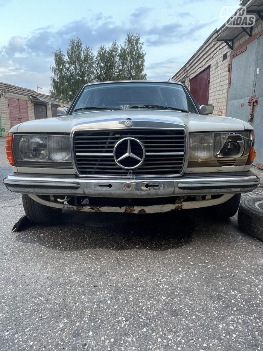 Balts Mercedes-Benz W 123 1984 Viļņa, ar dzinēja tilpumu 3.00 L un nobraukumu 349 tūkst. km par 1666 €, foto 12 vietnē AUTOMOTO.COM.LV