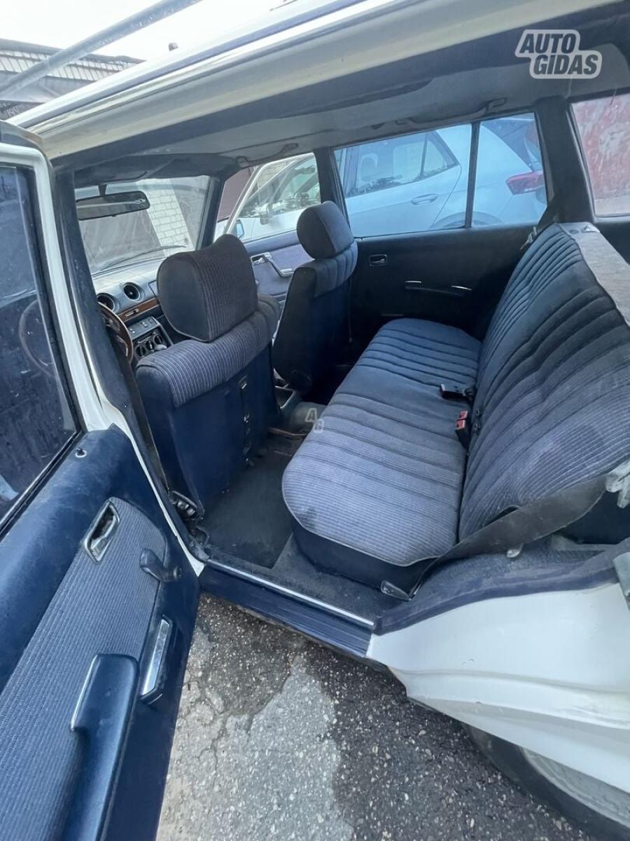 Balts Mercedes-Benz W 123 1984 Viļņa, ar dzinēja tilpumu 3.00 L un nobraukumu 349 tūkst. km par 1666 €, foto 21 vietnē AUTOMOTO.COM.LV