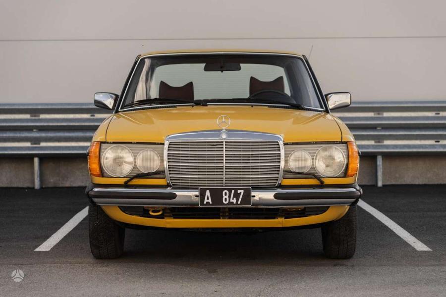 Yellow Mercedes-Benz W 123 1979 in Tallinn, with an engine capacity of 3.00 L and mileage of 261 thousand km for 14500 €, photo 3 on AUTOMOTO.COM.LV