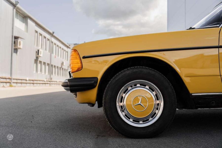 Yellow Mercedes-Benz W 123 1979 in Tallinn, with an engine capacity of 3.00 L and mileage of 261 thousand km for 14500 €, photo 13 on AUTOMOTO.COM.LV